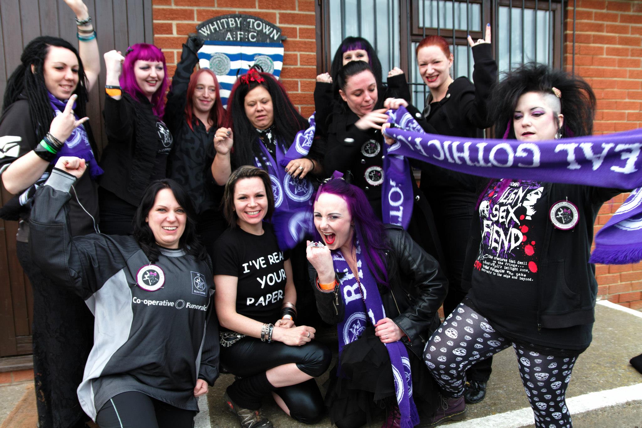 Real Gothic FC - Zwei gruftige Fußballteams aus England und Brasilien